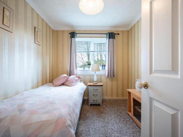 3 bedroom end of terrace house for sale in Shawholm Crescent, Pollokshaws, G43