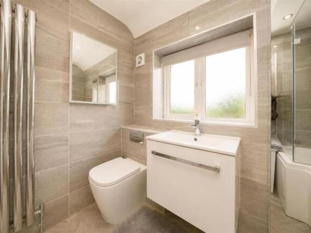 3 bedroom end of terrace house for sale in Shenley Lane, London Colney, AL2