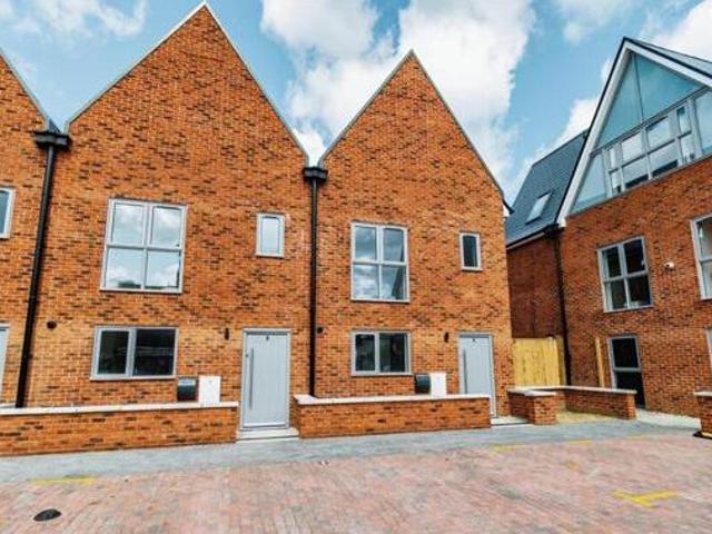 3 Bedroom End Of Terrace House For Sale In Shirley