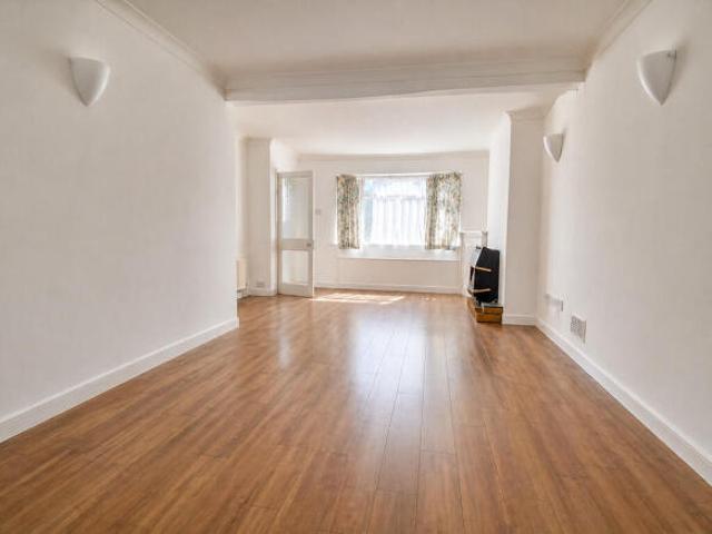 3 bedroom end of terrace house for sale in Silverwood Close, Cambridge, CB1