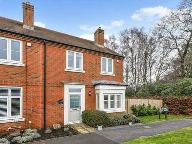 3 bedroom end of terrace house for sale in Sir Geoffrey Todd Walk Midhurst West Sussex GU29