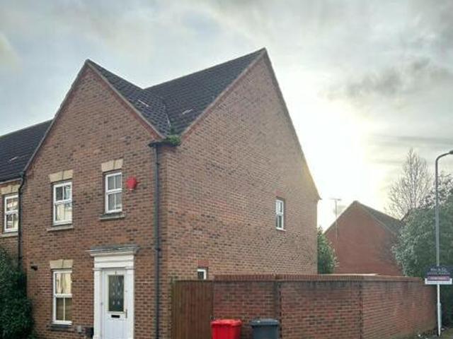 3 Bedroom End Of Terrace House For Sale In Slough, Berkshire