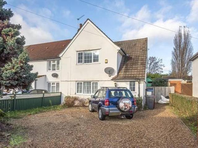 3 bedroom end of terrace house for sale in Slough Berkshire SL1