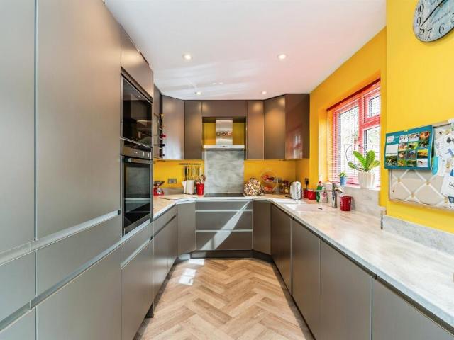 3 bedroom end of terrace house for sale in St. Evox Close, Rownhams, Southampton, SO16