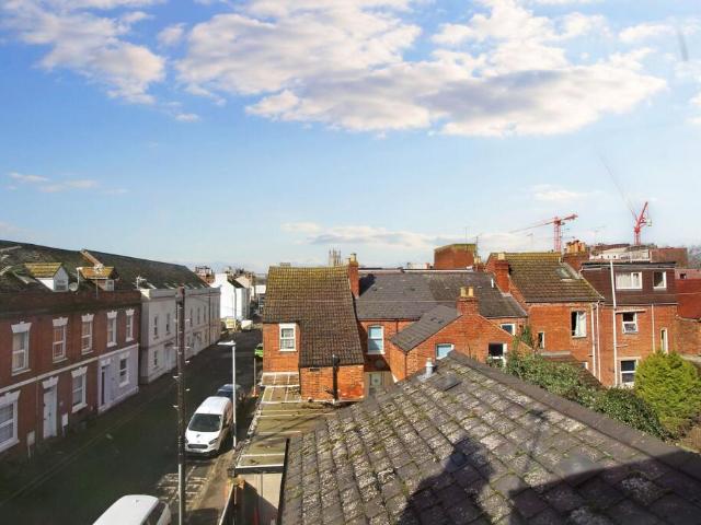 3 bedroom end of terrace house for sale in St. Kilda Parade, Gloucester, GL1
