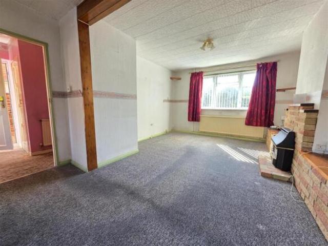 3 bedroom end of terrace house for sale in St. Lawrence Road, Barnwood, GL4