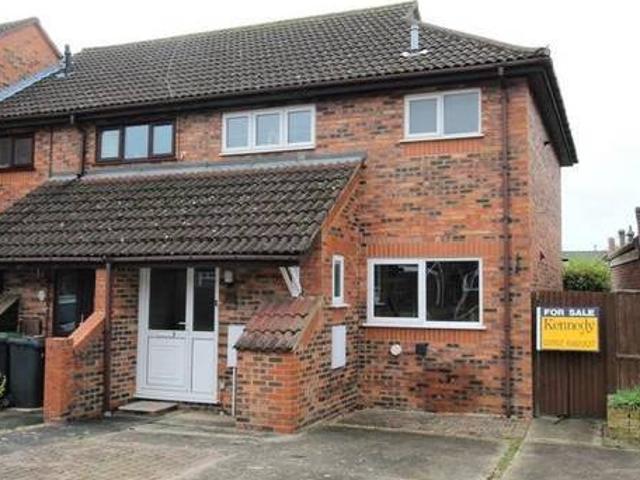 3 bedroom end of terrace house for sale in St Swithuns Way Sandy SG19