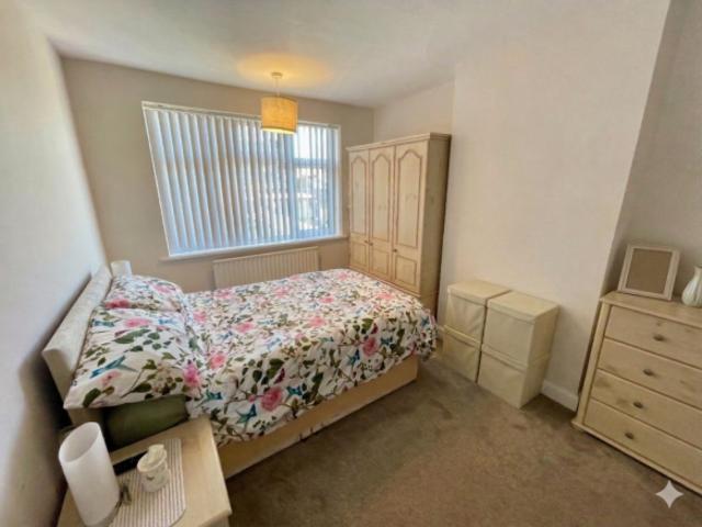 3 bedroom end of terrace house for sale in St. Pauls Road, Luton, Bedfordshire, LU1 3RX, LU1