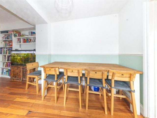 3 bedroom end of terrace house for sale in St. Thomas's Road, Luton, Bedfordshire, LU2