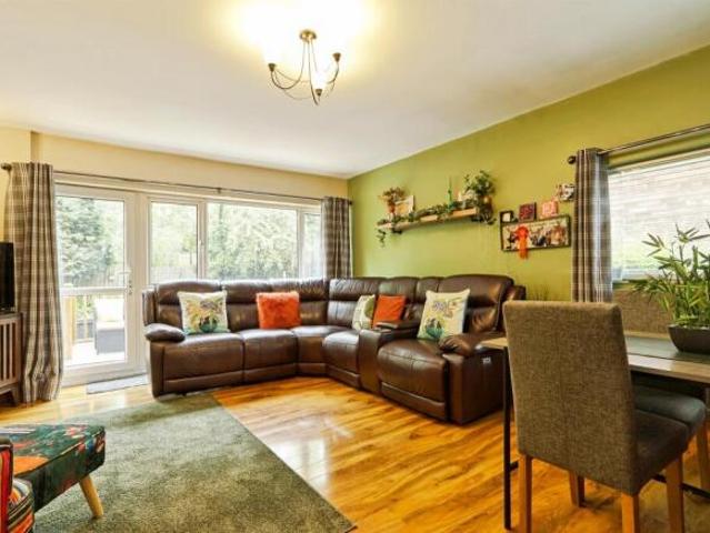 3 bedroom end of terrace house for sale in Stanningley Road, LEEDS, LS13