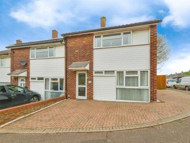 3 Bedroom End Of Terrace House For Sale In Stevenage