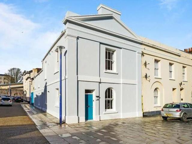 3 Bedroom End Of Terrace House For Sale In Stonehouse