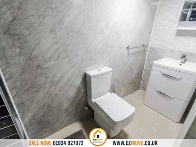 3 bedroom end of terrace house for sale in Sufton Street, Huddersfield, HD2