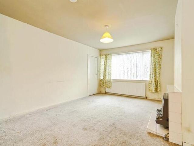 3 bedroom end of terrace house for sale in Summerbridge Crescent, Bradford, BD10