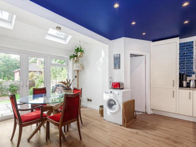 3 bedroom end of terrace house for sale in Swinburne Road, Oxford, OX4