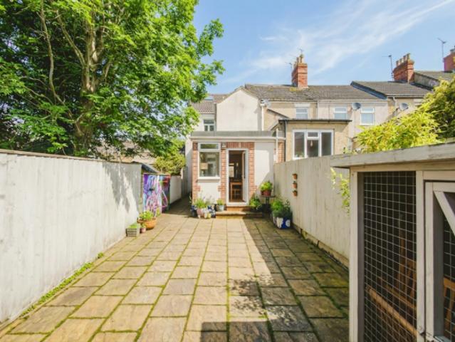 3 bedroom end of terrace house for sale in Swindon, Wiltshire, SN1 3PG, SN1