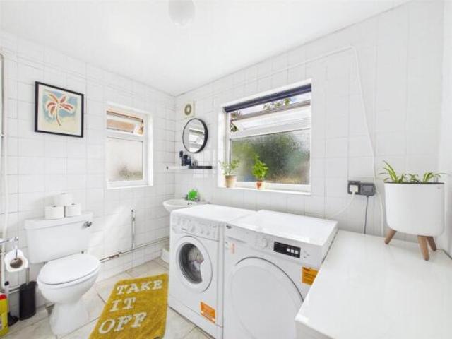 3 bedroom end of terrace house for sale in Swindon Road, Cheltenham, Gloucestershire, GL51