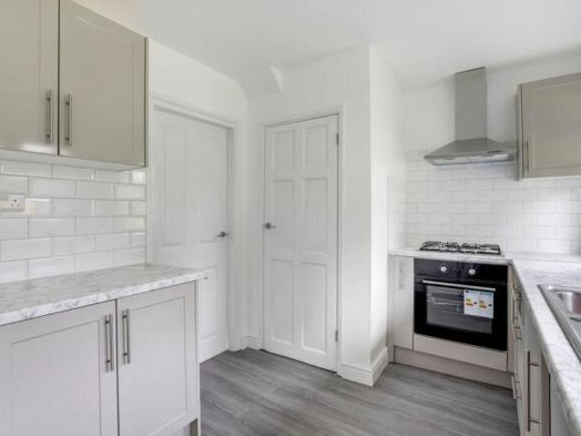 3 bedroom end of terrace house for sale in Paignton Close, Nottingham, NG8