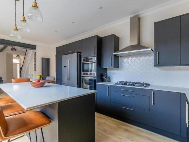3 bedroom end of terrace house for sale in Palace Avenue, Llandaff, Cardiff, CF5