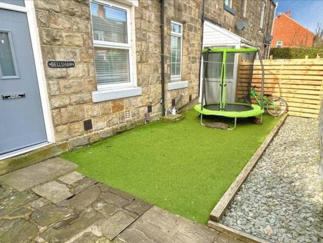 3 bedroom end of terrace house for sale in Park Street, Yeadon, Leeds, LS19