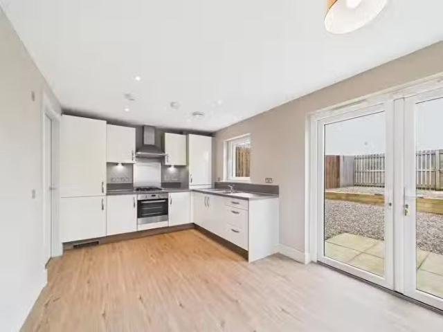 3 Bedroom End Of Terrace House For Sale In Parkside, Auchterar.