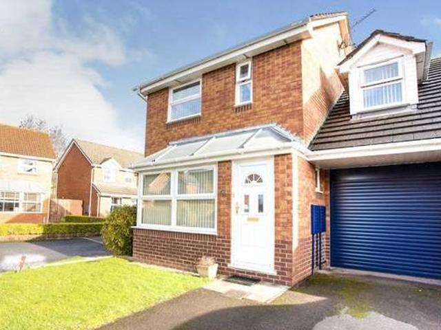3 bedroom end of terrace house for sale in Pear Tree Hey Yate BRISTOL BS37