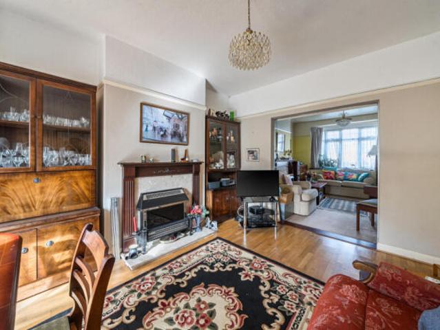 3 bedroom end of terrace house for sale in Penderry Rise, London, SE6
