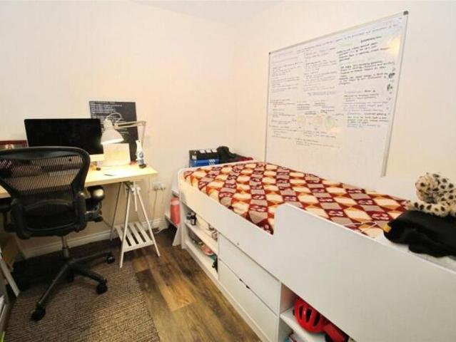 3 bedroom end of terrace house for sale in Pennycross Close, Plymouth, Devon, PL2