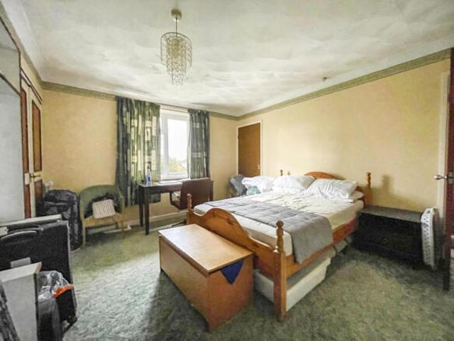 3 bedroom end of terrace house for sale in Pinehurst Cottages, Thornhill Road, Swindon, SN3