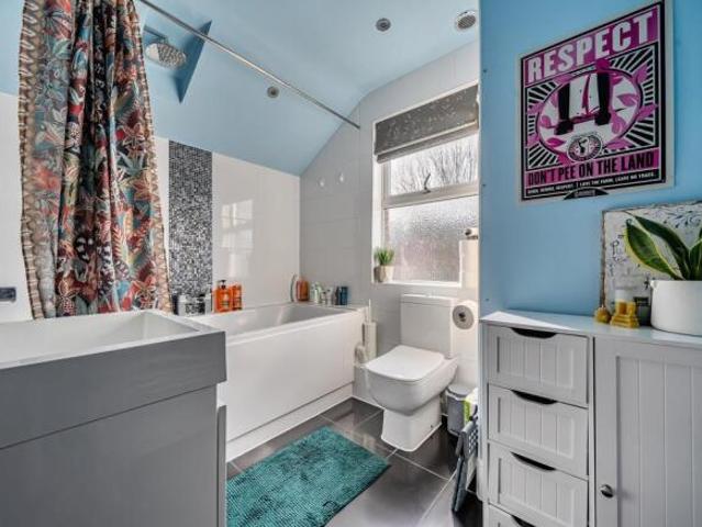 3 bedroom end of terrace house for sale in Queens Road, Basingstoke, RG21