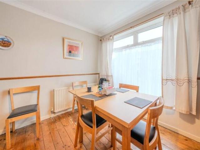 3 bedroom end of terrace house for sale in Queenshill Garth, Leeds, West Yorkshire, LS17