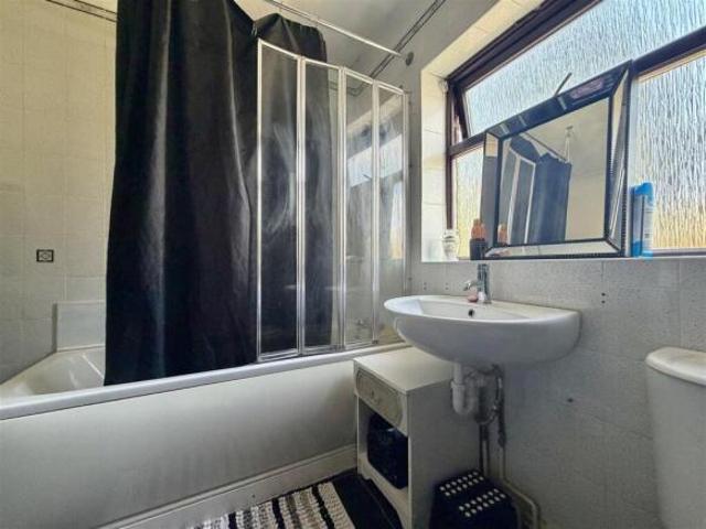 3 bedroom end of terrace house for sale in Robinhood Street, Gloucester, GL1
