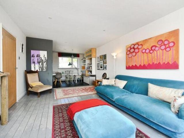 3 bedroom end of terrace house for sale in Rodmell Avenue, BRIGHTON, East Sussex, BN2