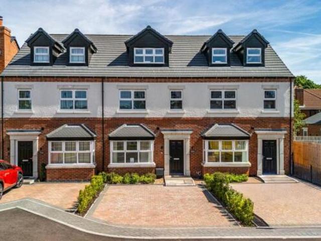3 bedroom end of terrace house for sale in Roebuck Gardens, Wollaton, NG8