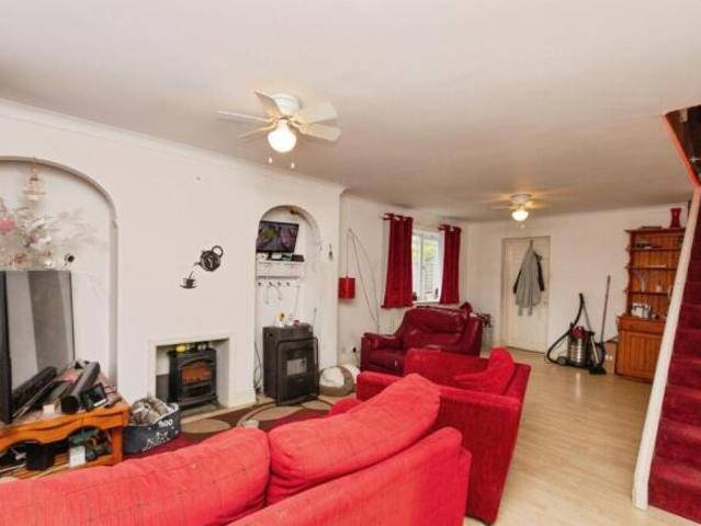 3 bedroom end of terrace house for sale in Roman Road, Basingstoke, Hampshire, RG23