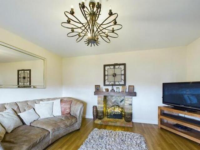 3 Bedroom End Of Terrace House For Sale In Romford