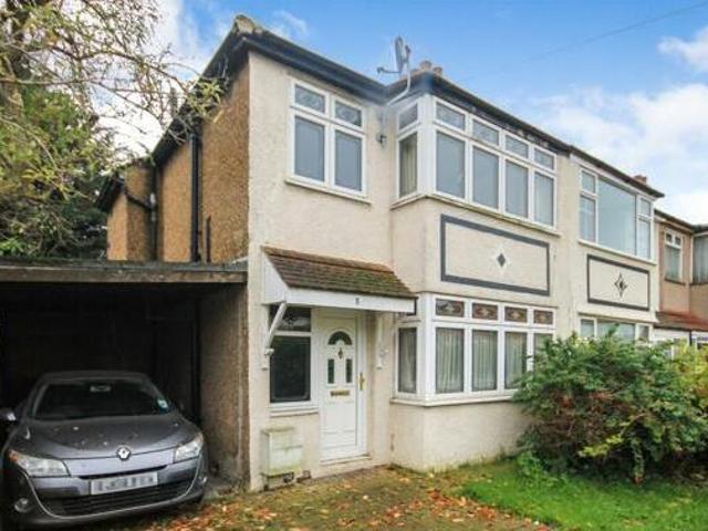 3 Bedroom End Of Terrace House For Sale In Romford