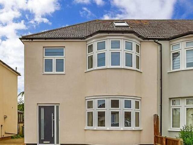 3 Bedroom End Of Terrace House For Sale In Romford