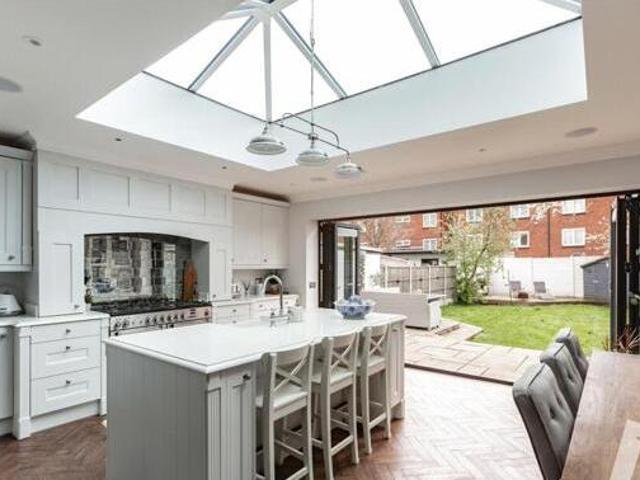 3 Bedroom End Of Terrace House For Sale In Romford