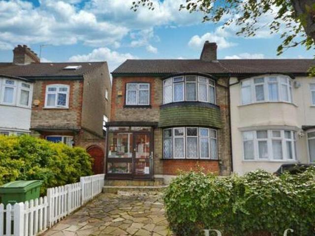 3 Bedroom End Of Terrace House For Sale In Romford