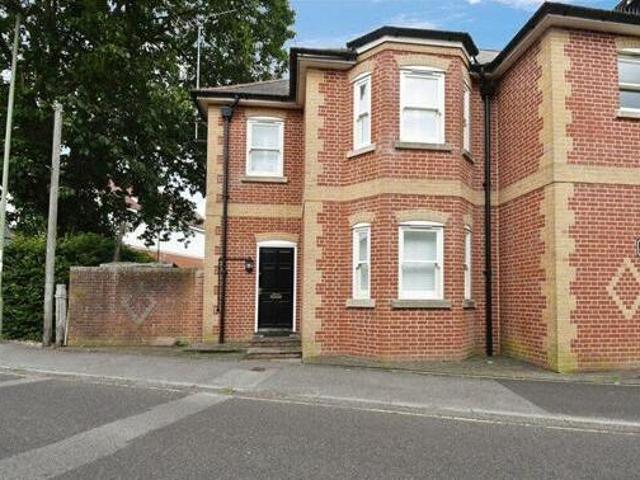3 Bedroom End Of Terrace House For Sale In Romsey