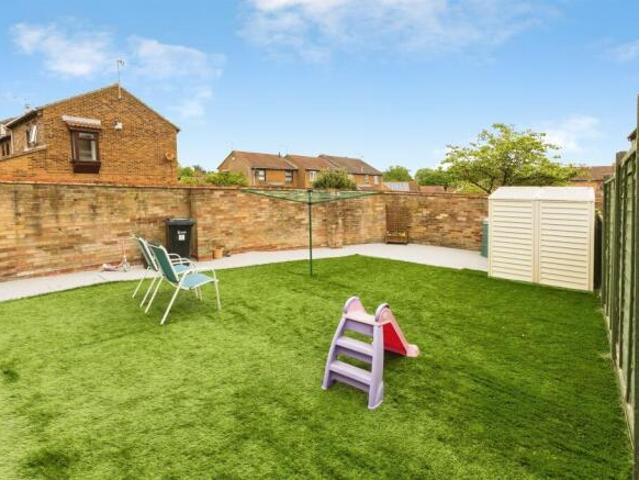 3 bedroom end of terrace house for sale in Ravenglass Close, Lower Earley, Reading, RG6