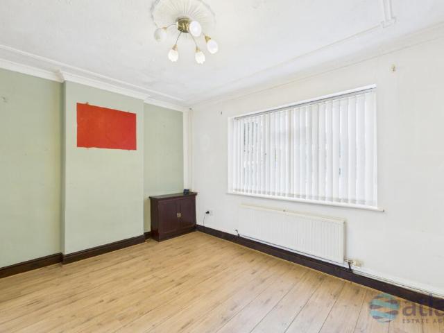 3 bedroom end of terrace house for sale in Ravenna Road, Allerton, L19