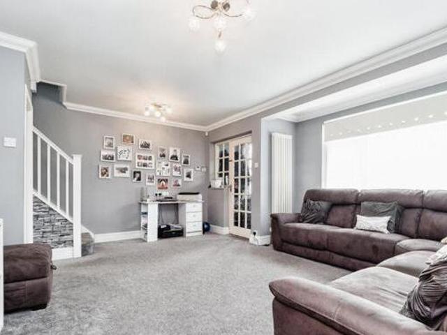 3 Bedroom End Of Terrace House For Sale In Rainham