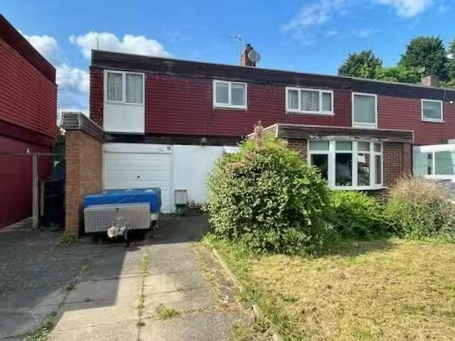 3 bedroom end of terrace house for sale in Redhill Close, Tamw.
