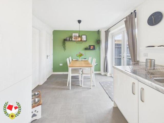 3 bedroom end of terrace house for sale in Redshank Way, Hardwicke, GL2