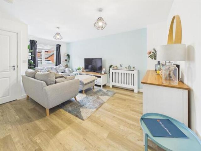 3 bedroom end of terrace house for sale in Redshank Way, Hardwicke, Gloucester, GL2