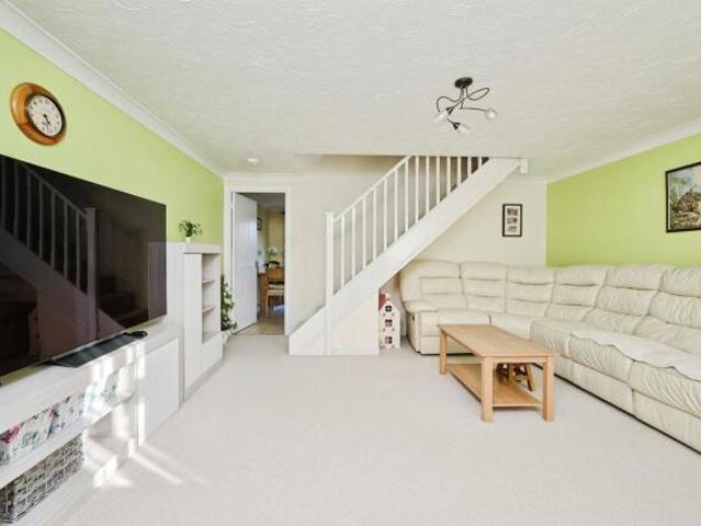 3 bedroom end of terrace house for sale in Redwing Close, Stanground, Peterborough, PE2