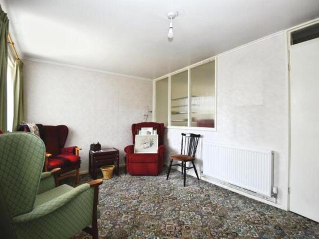 3 bedroom end of terrace house for sale in Reigate Close, Hull, HU8