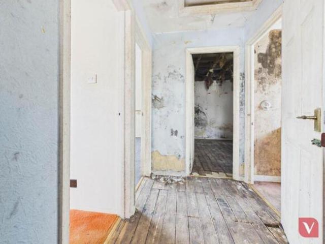 3 bedroom end of terrace house for sale in Wodecroft Road, Luton, LU3